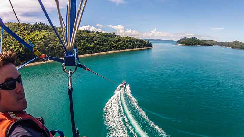 Tandem Parasail - Airlie Beach - Epic deals and last minute discounts
