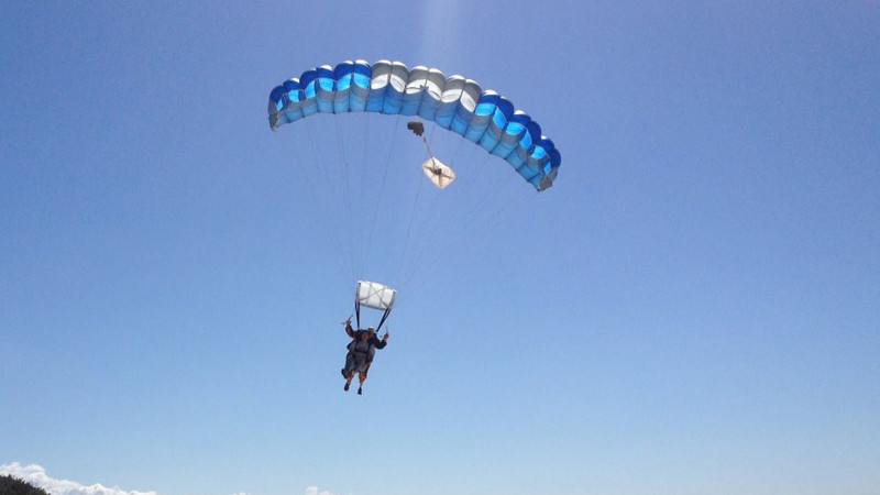 Up To 15,000 ft Tandem Skydive with Beach Landing! Town of 1770 Agnes ...